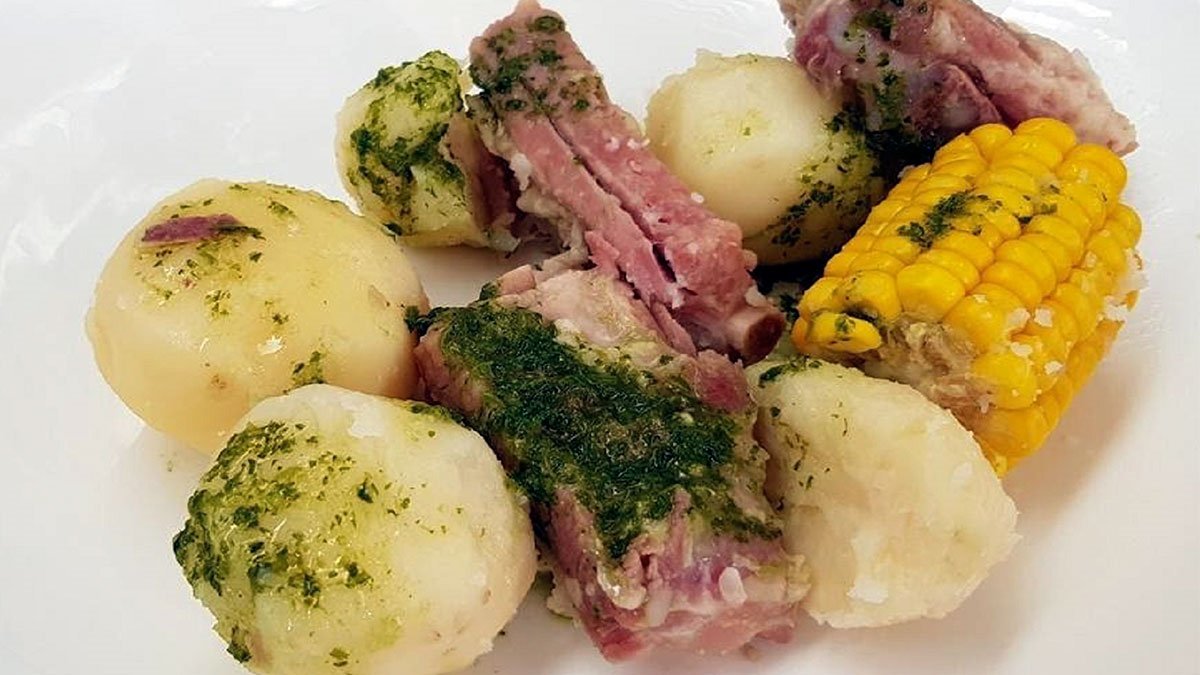 Ribs with potatoes and corn - Official Taxi